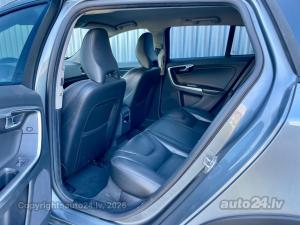 Grey Volvo V60 Cross Country 2016 in Tallinn, with an engine capacity of 2.00 L and mileage of 196 thousand km for 12500 €, photo 10 on AUTOMOTO.COM.LV