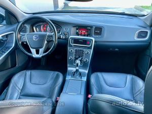 Grey Volvo V60 Cross Country 2016 in Tallinn, with an engine capacity of 2.00 L and mileage of 196 thousand km for 12500 €, photo 11 on AUTOMOTO.COM.LV