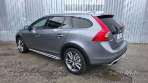 Grey Volvo V60 Cross Country 2016 in Tallinn, with an engine capacity of 2.00 L and mileage of 205 thousand km for 11499 €, photo 5 on AUTOMOTO.COM.LV