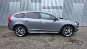 Grey Volvo V60 Cross Country 2016 in Tallinn, with an engine capacity of 2.00 L and mileage of 205 thousand km for 11499 €, photo 7 on AUTOMOTO.COM.LV