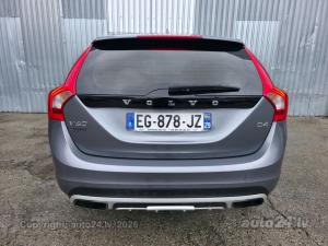 Grey Volvo V60 Cross Country 2016 in Tallinn, with an engine capacity of 2.00 L and mileage of 205 thousand km for 11499 €, photo 9 on AUTOMOTO.COM.LV