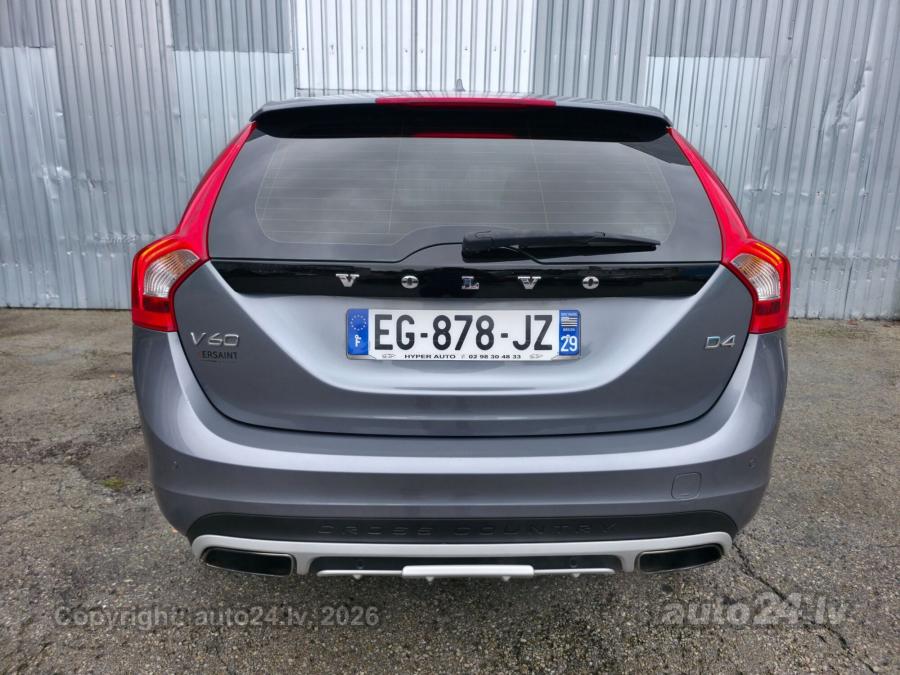 Grey Volvo V60 Cross Country 2016 in Tallinn, with an engine capacity of 2.00 L and mileage of 205 thousand km for 11499 €, photo 9 on AUTOMOTO.COM.LV