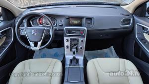 Grey Volvo V60 Cross Country 2016 in Tallinn, with an engine capacity of 2.00 L and mileage of 205 thousand km for 11499 €, photo 16 on AUTOMOTO.COM.LV
