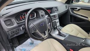 Grey Volvo V60 Cross Country 2016 in Tallinn, with an engine capacity of 2.00 L and mileage of 205 thousand km for 11499 €, photo 17 on AUTOMOTO.COM.LV