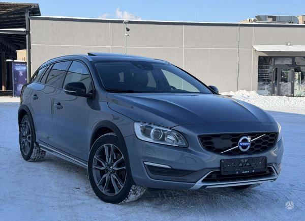 Pelēks Volvo V60 Cross Country 2017 Raseiniai, ar dzinēja tilpumu 2.00 L un nobraukumu 261 tūkst. km par 9999 €, foto 1 vietnē AUTOMOTO.COM.LV