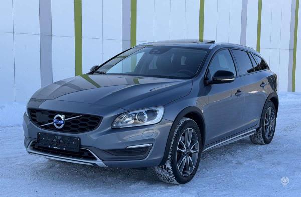 Pelēks Volvo V60 Cross Country 2017 Raseiniai, ar dzinēja tilpumu 2.00 L un nobraukumu 261 tūkst. km par 9999 €, foto 7 vietnē AUTOMOTO.COM.LV