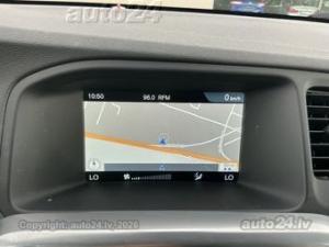 Pelēks Volvo V60 Cross Country 2017 Tallina, ar dzinēja tilpumu 2.00 L un nobraukumu 216 tūkst. km par 10650 €, foto 12 vietnē AUTOMOTO.COM.LV