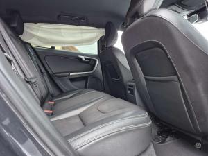 Серый Вольво V60 Cross Country 2018 в Вильнюс, объемом двигателя 2.00 л и пробегом 159 тыс. км за 6600 €, фото 15 на AUTOMOTO.COM.LV