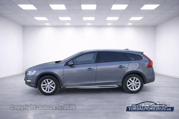 Pelēks Volvo V60 Cross Country 2018 Tartu, ar dzinēja tilpumu 2.40 L un nobraukumu 320 tūkst. km par 9390 €, foto 4 vietnē AUTOMOTO.COM.LV