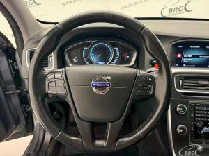 Grey Volvo V60 Cross Country 2018 in Vilnius, with an engine capacity of 1.97 L and mileage of 223 thousand km for 9900 €, photo 11 on AUTOMOTO.COM.LV