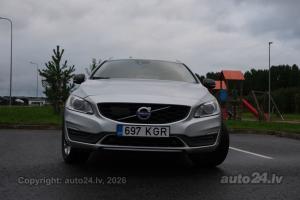 Pelēks Volvo V60 Cross Country 2018 Tallina, ar dzinēja tilpumu 2.00 L un nobraukumu 224 tūkst. km par 12000 €, foto 3 vietnē AUTOMOTO.COM.LV