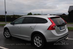 Pelēks Volvo V60 Cross Country 2018 Tallina, ar dzinēja tilpumu 2.00 L un nobraukumu 224 tūkst. km par 12000 €, foto 5 vietnē AUTOMOTO.COM.LV