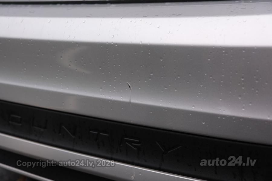 Pelēks Volvo V60 Cross Country 2018 Tallina, ar dzinēja tilpumu 2.00 L un nobraukumu 224 tūkst. km par 12000 €, foto 7 vietnē AUTOMOTO.COM.LV