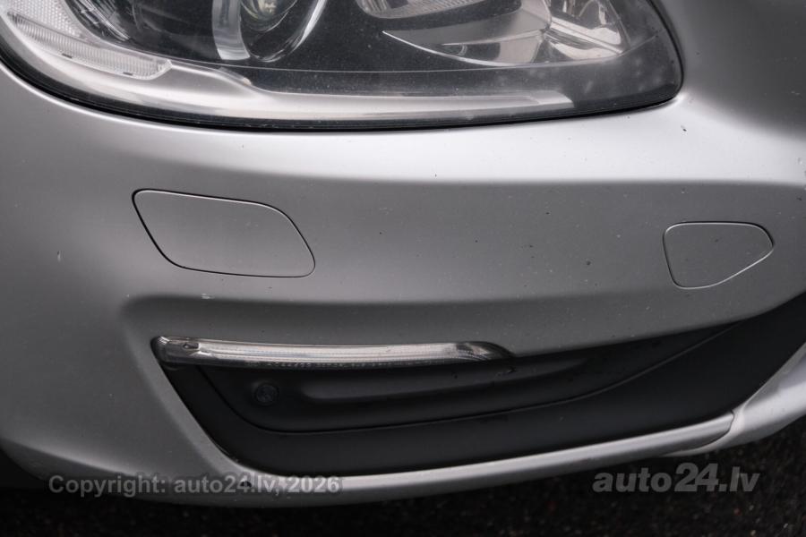 Pelēks Volvo V60 Cross Country 2018 Tallina, ar dzinēja tilpumu 2.00 L un nobraukumu 224 tūkst. km par 12000 €, foto 9 vietnē AUTOMOTO.COM.LV