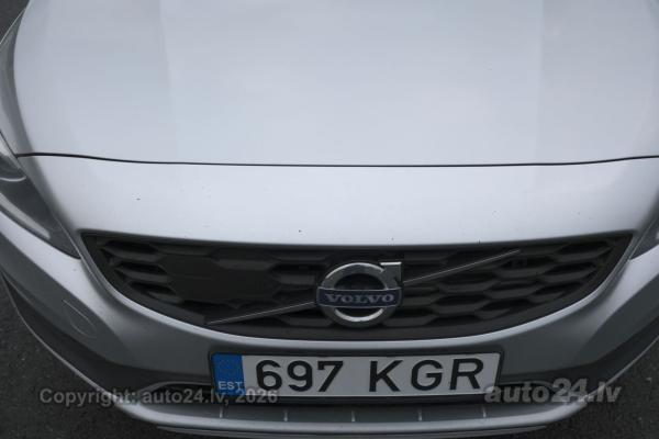 Pelēks Volvo V60 Cross Country 2018 Tallina, ar dzinēja tilpumu 2.00 L un nobraukumu 224 tūkst. km par 12000 €, foto 10 vietnē AUTOMOTO.COM.LV