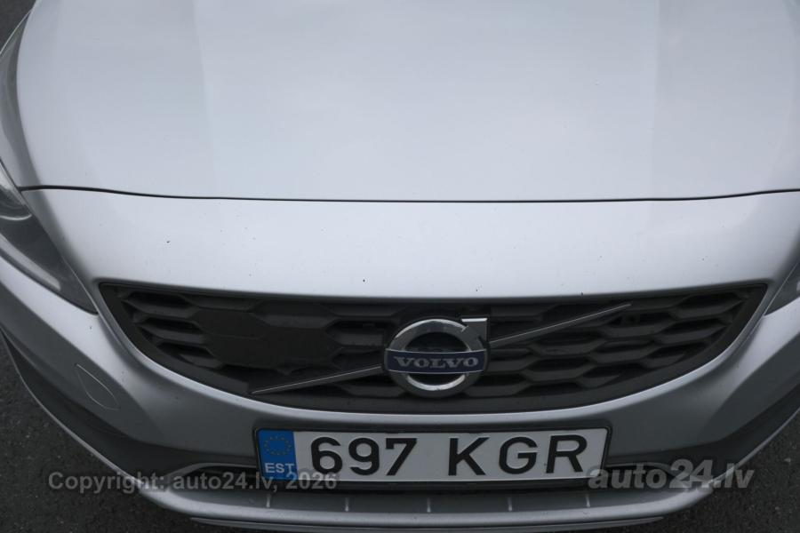 Pelēks Volvo V60 Cross Country 2018 Tallina, ar dzinēja tilpumu 2.00 L un nobraukumu 224 tūkst. km par 12000 €, foto 10 vietnē AUTOMOTO.COM.LV