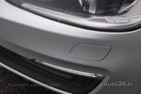 Pelēks Volvo V60 Cross Country 2018 Tallina, ar dzinēja tilpumu 2.00 L un nobraukumu 224 tūkst. km par 12000 €, foto 11 vietnē AUTOMOTO.COM.LV