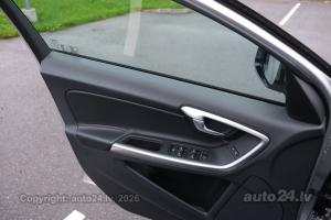 Pelēks Volvo V60 Cross Country 2018 Tallina, ar dzinēja tilpumu 2.00 L un nobraukumu 224 tūkst. km par 12000 €, foto 14 vietnē AUTOMOTO.COM.LV