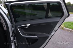 Pelēks Volvo V60 Cross Country 2018 Tallina, ar dzinēja tilpumu 2.00 L un nobraukumu 224 tūkst. km par 12000 €, foto 19 vietnē AUTOMOTO.COM.LV