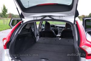 Pelēks Volvo V60 Cross Country 2018 Tallina, ar dzinēja tilpumu 2.00 L un nobraukumu 224 tūkst. km par 12000 €, foto 22 vietnē AUTOMOTO.COM.LV