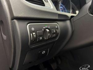 Grey Volvo V60 Cross Country 2018 in Vilnius, with an engine capacity of 1.97 L and mileage of 223 thousand km for 9600 €, photo 10 on AUTOMOTO.COM.LV