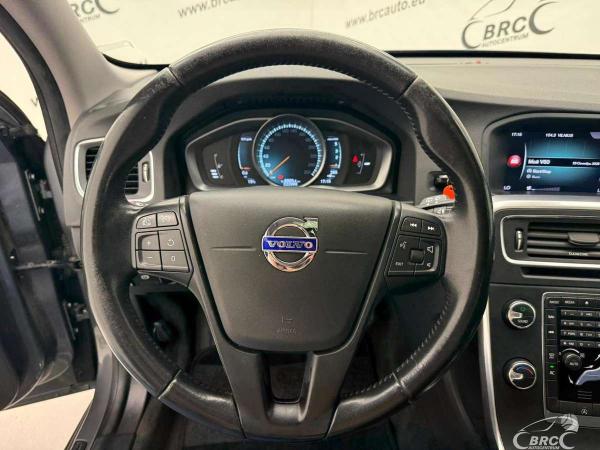 Серый Вольво V60 Cross Country 2018 в Вильнюс, объемом двигателя 1.97 л и пробегом 223 тыс. км за 9600 €, фото 11 на AUTOMOTO.COM.LV