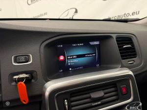 Grey Volvo V60 Cross Country 2018 in Vilnius, with an engine capacity of 1.97 L and mileage of 223 thousand km for 9600 €, photo 17 on AUTOMOTO.COM.LV