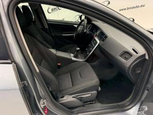 Grey Volvo V60 Cross Country 2018 in Vilnius, with an engine capacity of 1.97 L and mileage of 223 thousand km for 9600 €, photo 23 on AUTOMOTO.COM.LV