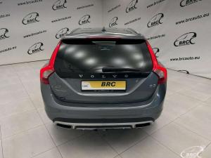 Grey Volvo V60 Cross Country 2018 in Vilnius, with an engine capacity of 1.97 L and mileage of 223 thousand km for 9600 €, photo 25 on AUTOMOTO.COM.LV