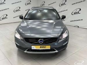 Grey Volvo V60 Cross Country 2018 in Vilnius, with an engine capacity of 1.97 L and mileage of 223 thousand km for 9600 €, photo 27 on AUTOMOTO.COM.LV