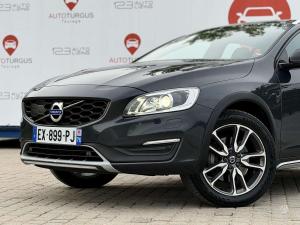 Grey Volvo V60 Cross Country 2018 in Taurage, with an engine capacity of 1.97 L and mileage of 222 thousand km for 9800 €, photo 4 on AUTOMOTO.COM.LV