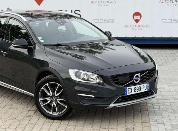 Pelēks Volvo V60 Cross Country 2018 Tauragė, ar dzinēja tilpumu 1.97 L un nobraukumu 222 tūkst. km par 9800 €, foto 7 vietnē AUTOMOTO.COM.LV