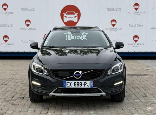 Pelēks Volvo V60 Cross Country 2018 Tauragė, ar dzinēja tilpumu 1.97 L un nobraukumu 222 tūkst. km par 9800 €, foto 8 vietnē AUTOMOTO.COM.LV