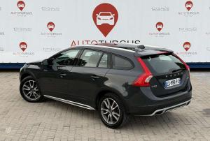 Grey Volvo V60 Cross Country 2018 in Taurage, with an engine capacity of 1.97 L and mileage of 222 thousand km for 9800 €, photo 27 on AUTOMOTO.COM.LV