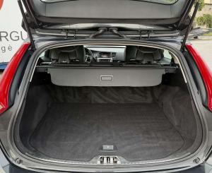 Grey Volvo V60 Cross Country 2018 in Taurage, with an engine capacity of 1.97 L and mileage of 222 thousand km for 9800 €, photo 43 on AUTOMOTO.COM.LV