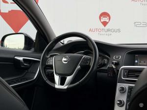 Grey Volvo V60 Cross Country 2018 in Taurage, with an engine capacity of 1.97 L and mileage of 222 thousand km for 9800 €, photo 47 on AUTOMOTO.COM.LV