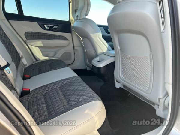 Grey Volvo V60 Cross Country 2019 in Tartu, with an engine capacity of 2.00 L and mileage of 156 thousand km for 22500 €, photo 8 on AUTOMOTO.COM.LV