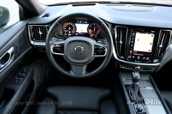Grey Volvo V60 Cross Country 2019 in Tallinn, with an engine capacity of 2.00 L and mileage of 123 thousand km for 29990 €, photo 8 on AUTOMOTO.COM.LV