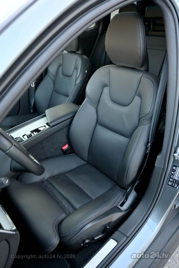Grey Volvo V60 Cross Country 2019 in Tallinn, with an engine capacity of 2.00 L and mileage of 123 thousand km for 29990 €, photo 9 on AUTOMOTO.COM.LV