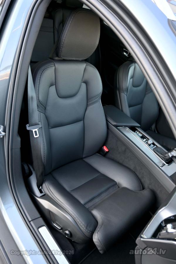 Grey Volvo V60 Cross Country 2019 in Tallinn, with an engine capacity of 2.00 L and mileage of 123 thousand km for 29990 €, photo 10 on AUTOMOTO.COM.LV