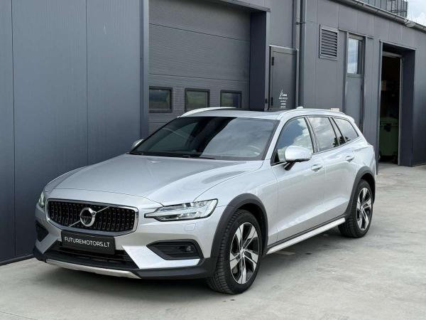 Pelēks Volvo V60 Cross Country 2019 Kauņa, ar dzinēja tilpumu 1.97 L un nobraukumu 263 tūkst. km par 19500 €, foto 1 vietnē AUTOMOTO.COM.LV