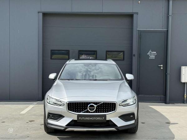 Pelēks Volvo V60 Cross Country 2019 Kauņa, ar dzinēja tilpumu 1.97 L un nobraukumu 263 tūkst. km par 19500 €, foto 5 vietnē AUTOMOTO.COM.LV