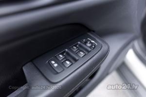 Серый Вольво V60 Cross Country 2019 в Таллин, объемом двигателя 2.00 л и пробегом 130 тыс. км за 24000 €, фото 13 на AUTOMOTO.COM.LV