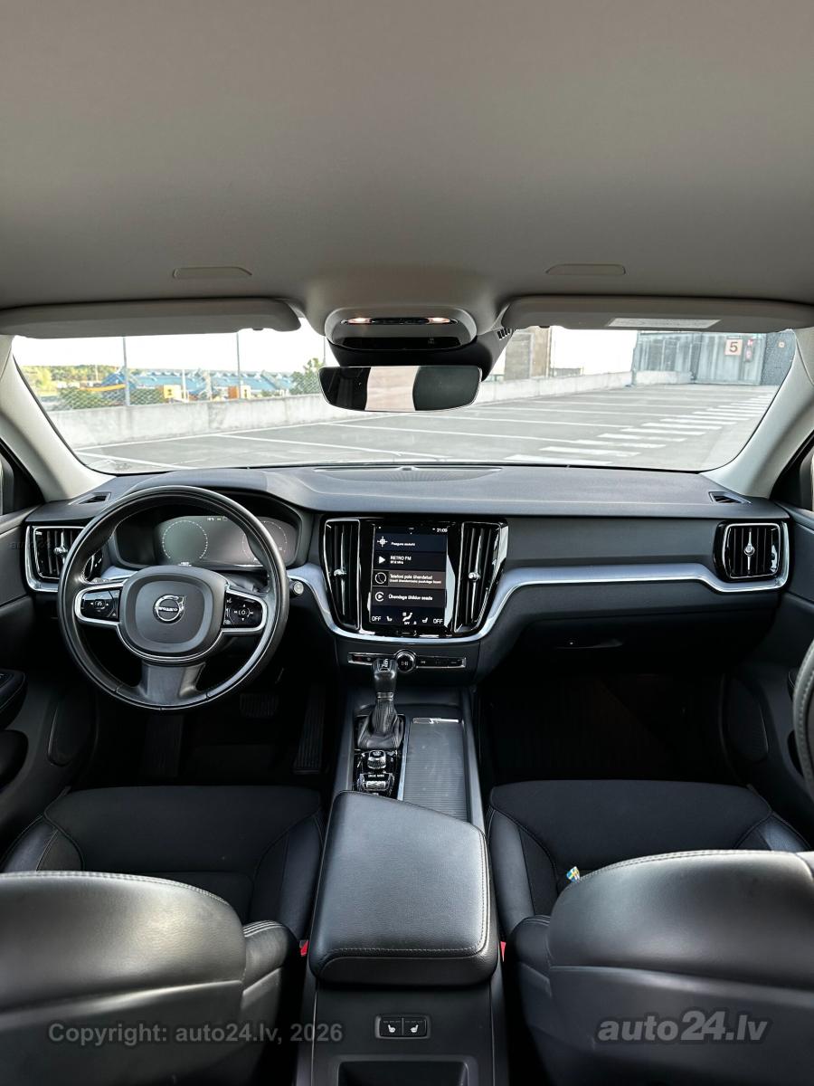 Pelēks Volvo V60 Cross Country 2020 Tallina, ar dzinēja tilpumu 2.00 L un nobraukumu 143 tūkst. km par 26500 €, foto 8 vietnē AUTOMOTO.COM.LV