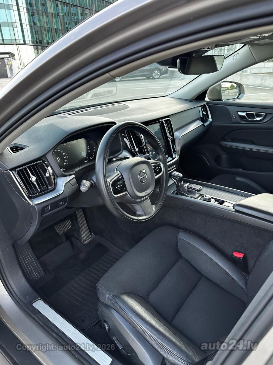 Pelēks Volvo V60 Cross Country 2020 Tallina, ar dzinēja tilpumu 2.00 L un nobraukumu 143 tūkst. km par 26500 €, foto 10 vietnē AUTOMOTO.COM.LV