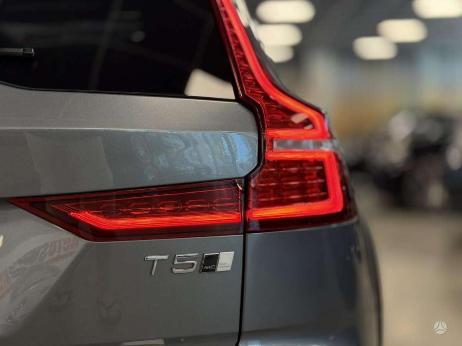 Pelēks Volvo V60 Cross Country 2020 Klaipėda, ar dzinēja tilpumu 1.97 L un nobraukumu 104 tūkst. km par 27950 €, foto 18 vietnē AUTOMOTO.COM.LV