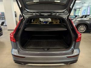 Pelēks Volvo V60 Cross Country 2020 Klaipėda, ar dzinēja tilpumu 1.97 L un nobraukumu 104 tūkst. km par 27950 €, foto 20 vietnē AUTOMOTO.COM.LV