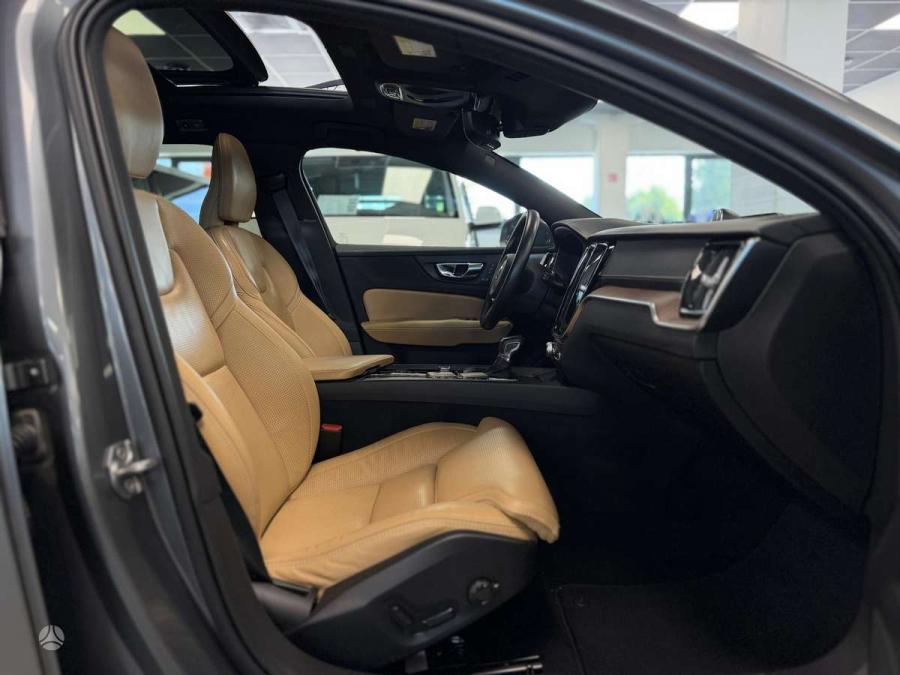 Pelēks Volvo V60 Cross Country 2020 Klaipėda, ar dzinēja tilpumu 1.97 L un nobraukumu 104 tūkst. km par 27950 €, foto 24 vietnē AUTOMOTO.COM.LV