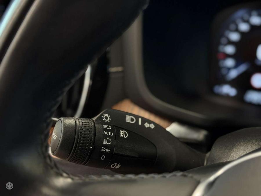 Pelēks Volvo V60 Cross Country 2020 Klaipėda, ar dzinēja tilpumu 1.97 L un nobraukumu 104 tūkst. km par 27950 €, foto 30 vietnē AUTOMOTO.COM.LV
