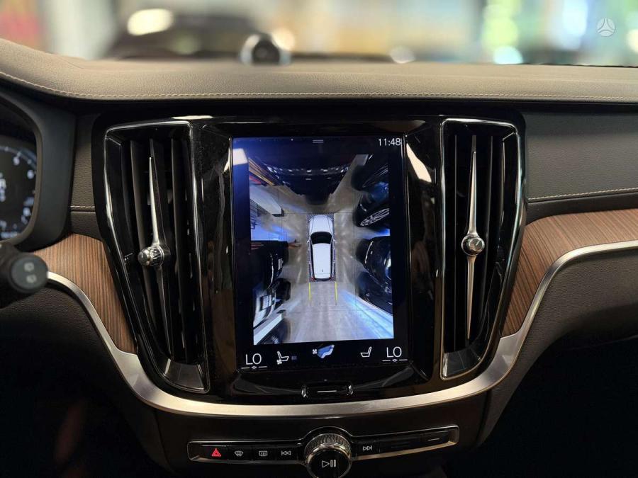 Pelēks Volvo V60 Cross Country 2020 Klaipėda, ar dzinēja tilpumu 1.97 L un nobraukumu 104 tūkst. km par 27950 €, foto 31 vietnē AUTOMOTO.COM.LV